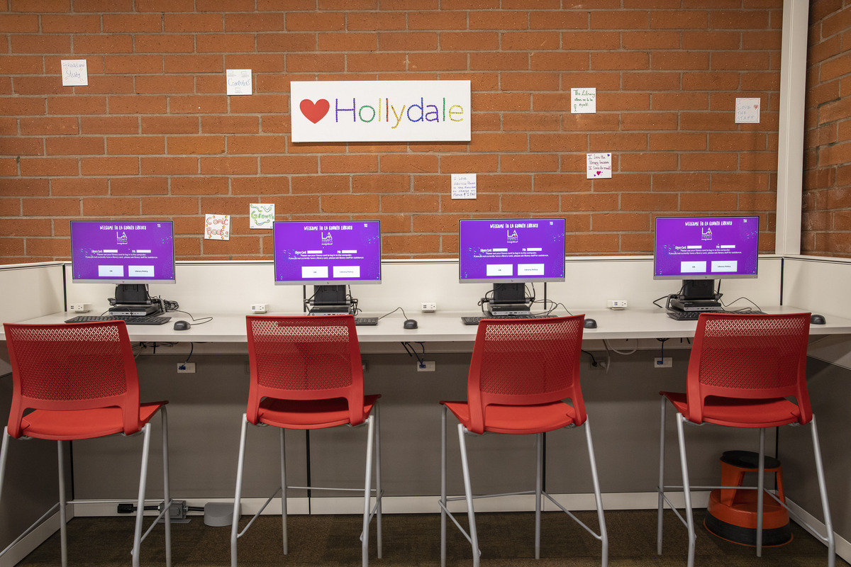 Computers at Hollydale Library – LA County Library